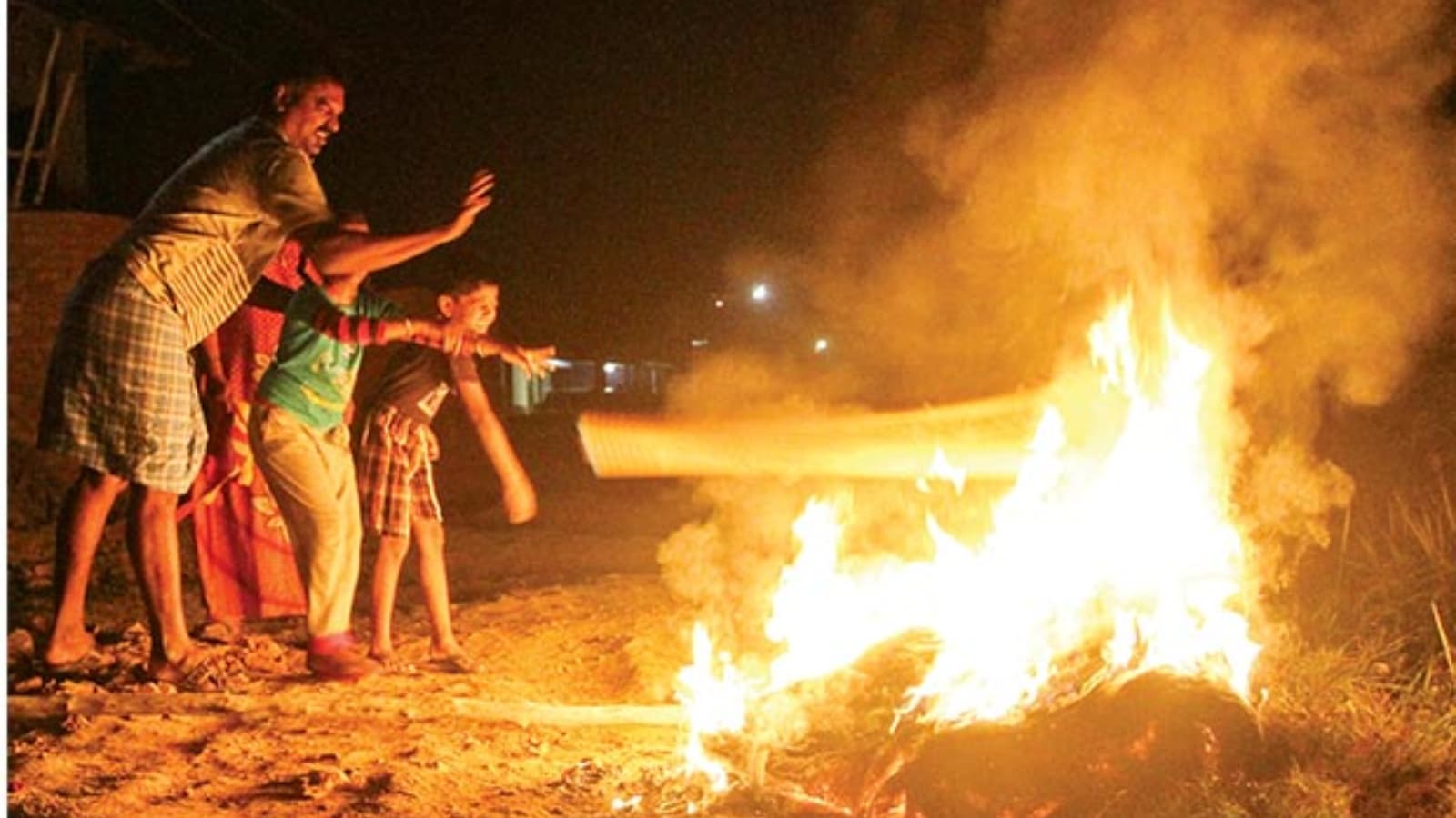 Bhogi 2025 : मकर संक्रांतीच्या आधी भोगी का साजरी करतात? घ्या जाणून ...