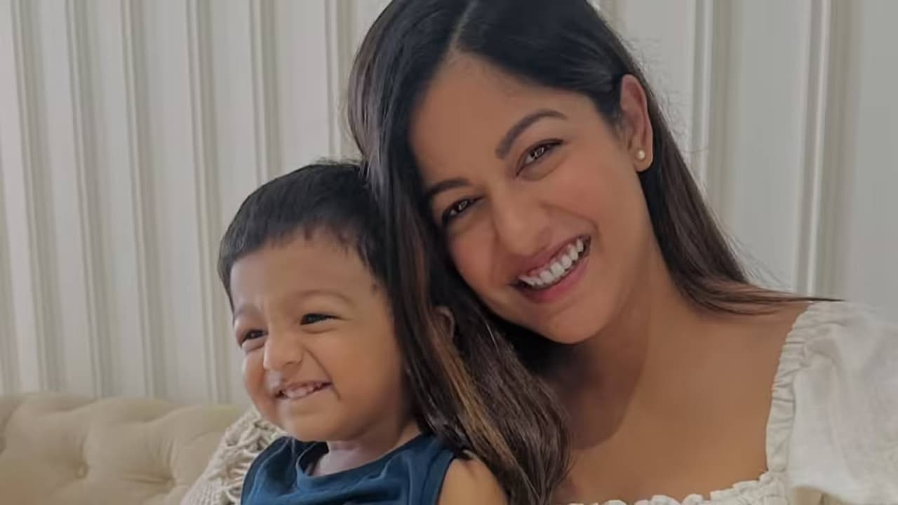 Drishyam फेम इशिता दत्ता अस्पताल में एडमिट, दूसरे बच्चे के जन्म के बाद तकलीफ में | Ishita Dutta ...