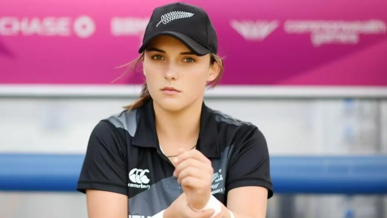 कौन है मुंबई इंडियंस की ब्यूटीफुल ऑल-राउंडर? नेशनल क्रश है क्रिकेटर ...