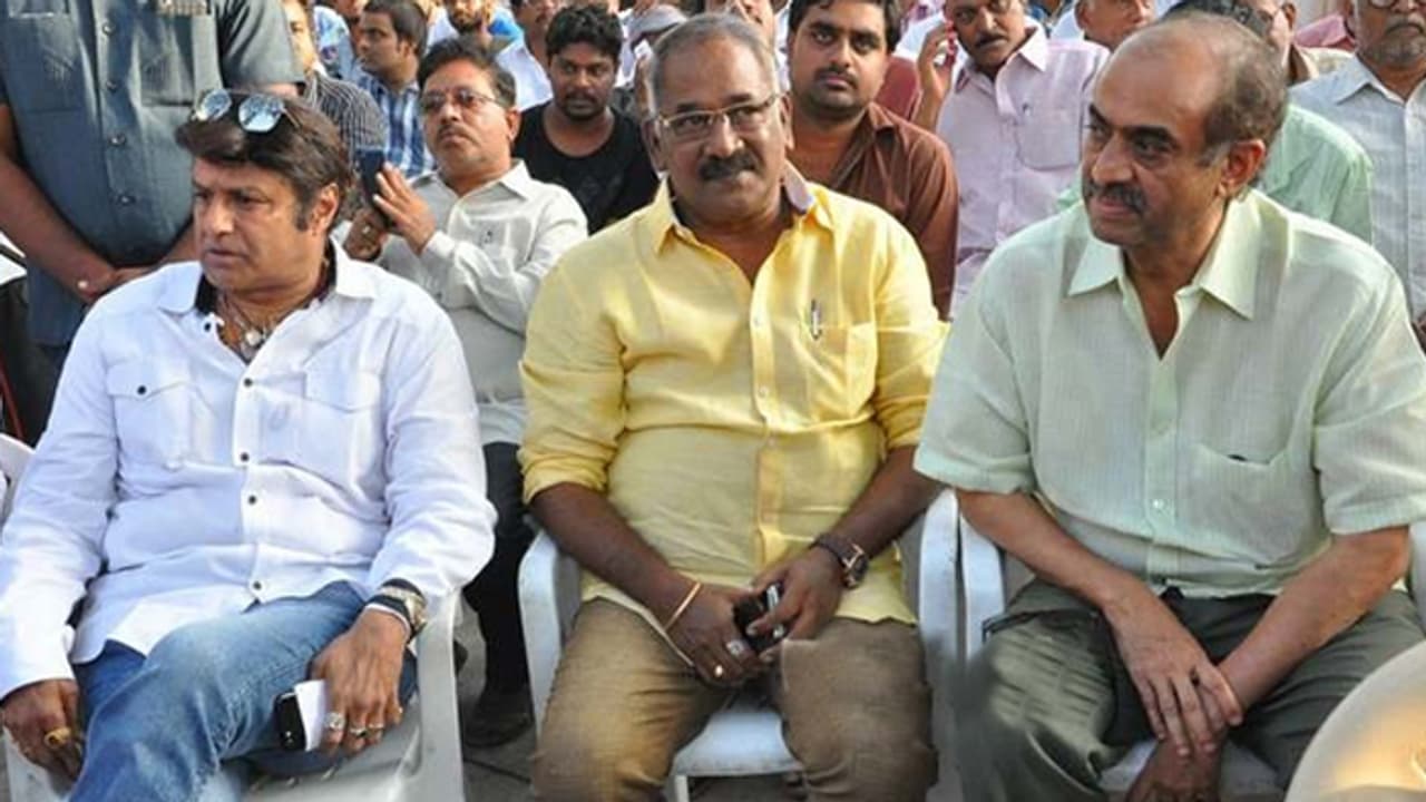 చాలా రోజుల తర్వాత బయటకొచ్చిన సురేష్ బాబు... ఎందుకో తెలుసా.? | Suresh ...