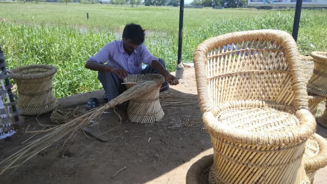 മഹാപ്രളയത്തെ അതിജീവിച്ച് അവരുടെ 'ചൂരല്‍ക്കല' | Chooral Chair Market ...