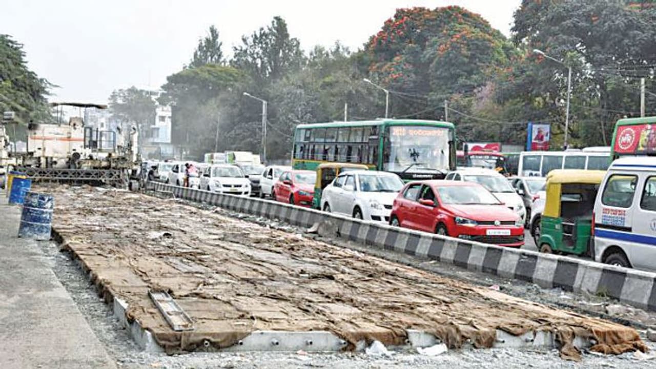 BBMP begins white topping work on 15 roads in Bengaluru | Asianet Newsable