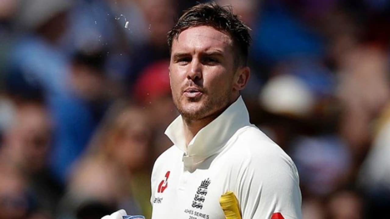 ஆஸ்திரேலிய ரசிகர்களை நோக்கி எச்சில் துப்பிய ஜேசன் ராய்.. ஸ்மித்தும் ...