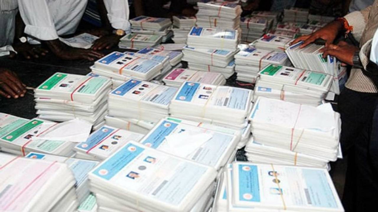 Karnataka government considers cancelling over 20 lakh BPL cards; Here ...