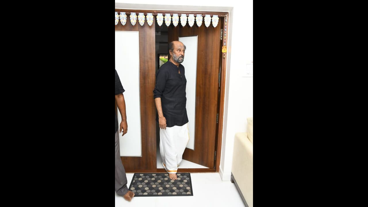 சுர்ஜித்துக்காக தூக்கத்தை தொலைத்த ரஜினி...!! உங்க ஆட்சியில் முதல்ல இதை ...