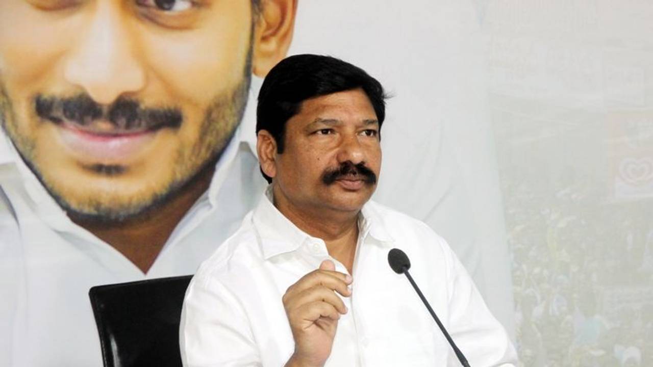 గుంట నక్కలు, ఊరకుక్కలు, పందులు.. మరసారి పవన్, చంద్రబాబులపై జోగి రమేష్ ఘాటు వ్యాఖ్యలు | Minister ...