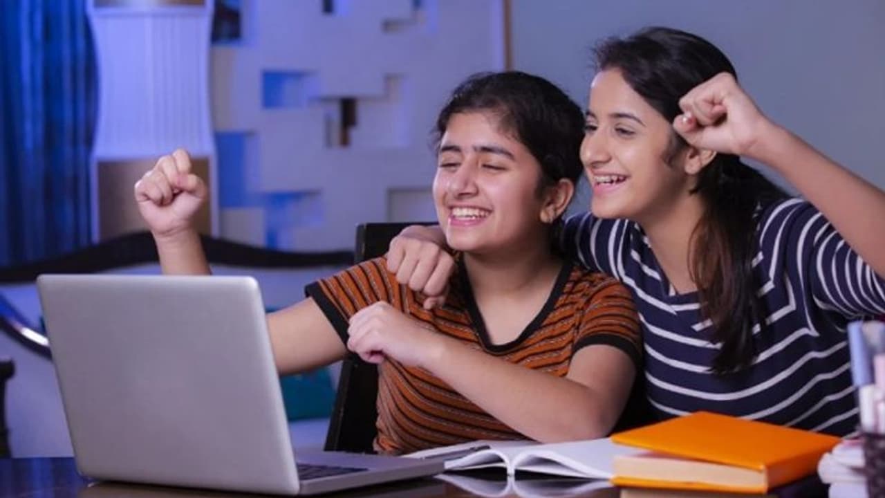 Meet MP Board Toppers 2022: Nancy Dubey, Suchita Pandey top 10th result ...
