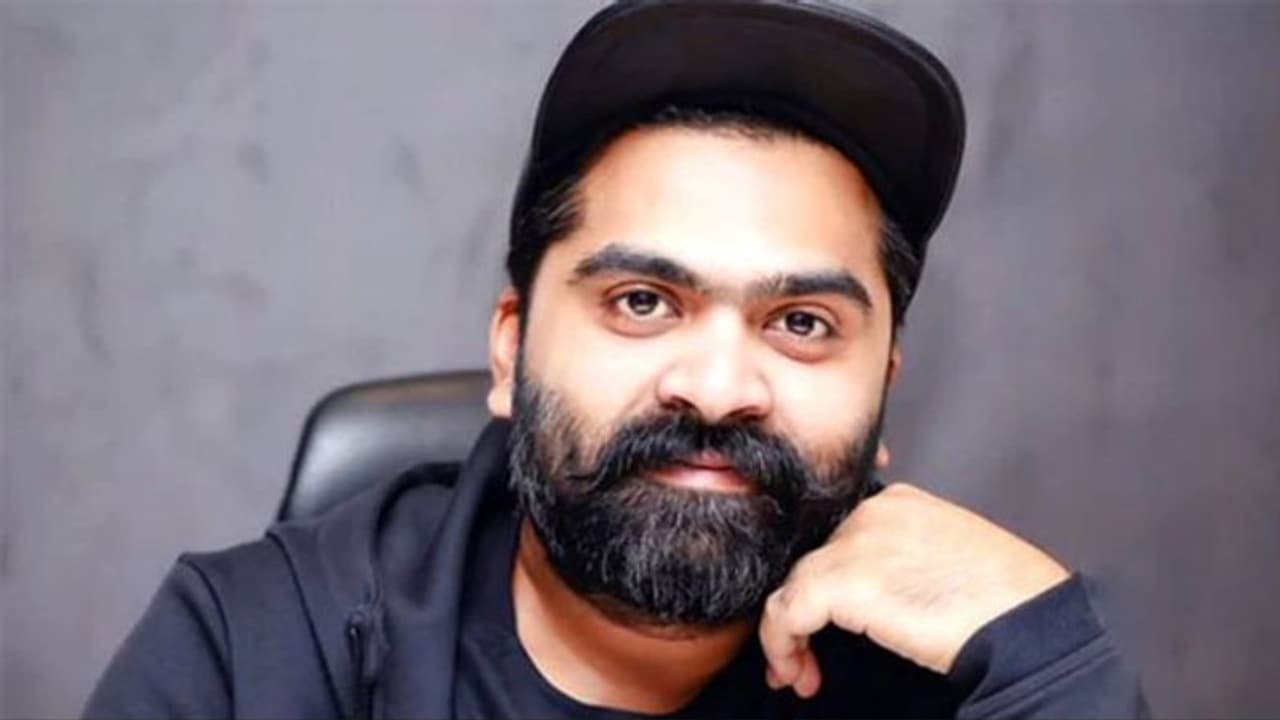 உங்க அட்ராசிட்டி அளவுக்கு மீறி போயிக்கிட்டு இருக்கு... சிம்பு ரசிகர்கள் ...