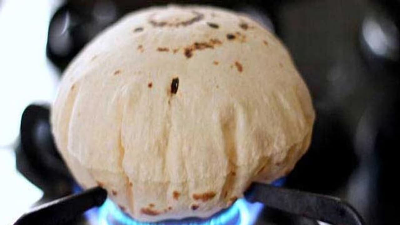 Want to make soft, round 'ROTI' like a pro? Follow this step-by-step ...