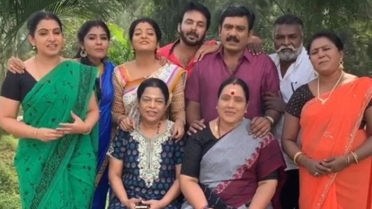 “பாண்டியன் ஸ்டோர்ஸ்” நடிகையின் மகன் மாரடைப்பால் மரணம்... 35 வயதிலேயே ...