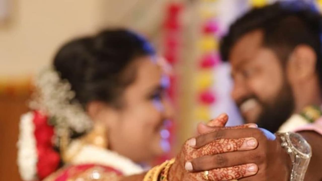 சன் டி.வி.யின் பிரபல சீரியல் நடிகைக்கு திருமணம் முடிஞ்சாச்சு ...