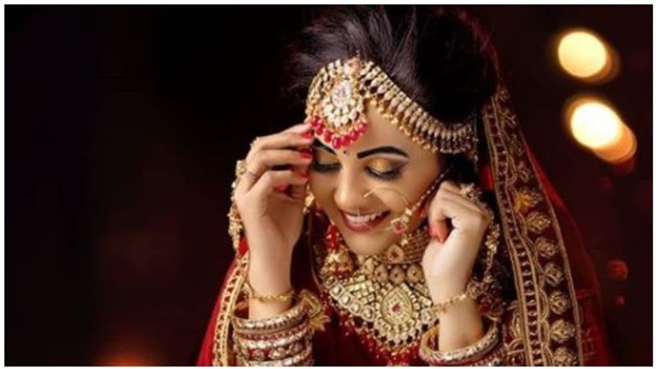 நடிகைகளை மிஞ்சும் அழகில் சீரியல் நடிகை கிருத்திகா..! லேட்டஸ்ட் போட்டோ ...