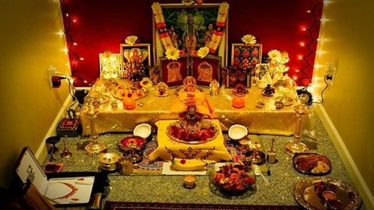 పూజ ఇలా చేస్తేనే ఫలితం..! | Puja Path Tips Keep These Rules In Mind During Puja Rsl | Asianet ...