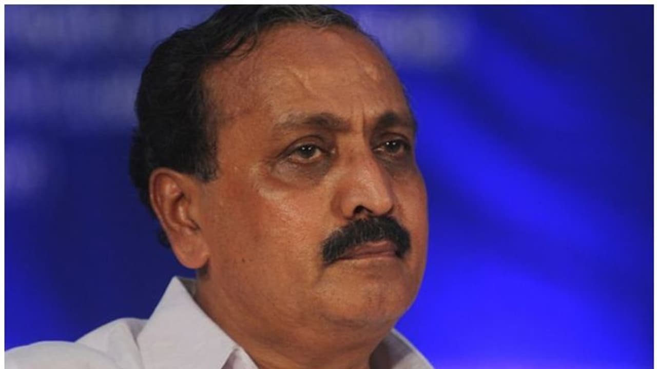 സാമൂഹ്യ മാധ്യമങ്ങളില്‍ മാത്രം നിറ‍ഞ്ഞു നിന്നാല്‍ തെരഞ്ഞെടുപ്പില് ...
