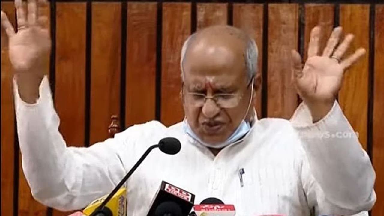 ശശി തരൂരിനെ പുകഴ്ത്തി, പാര്‍ട്ടി ഇടപെട്ടതോടെ തിരുത്തി ഒ രാജഗോപാൽ; പഴി ...