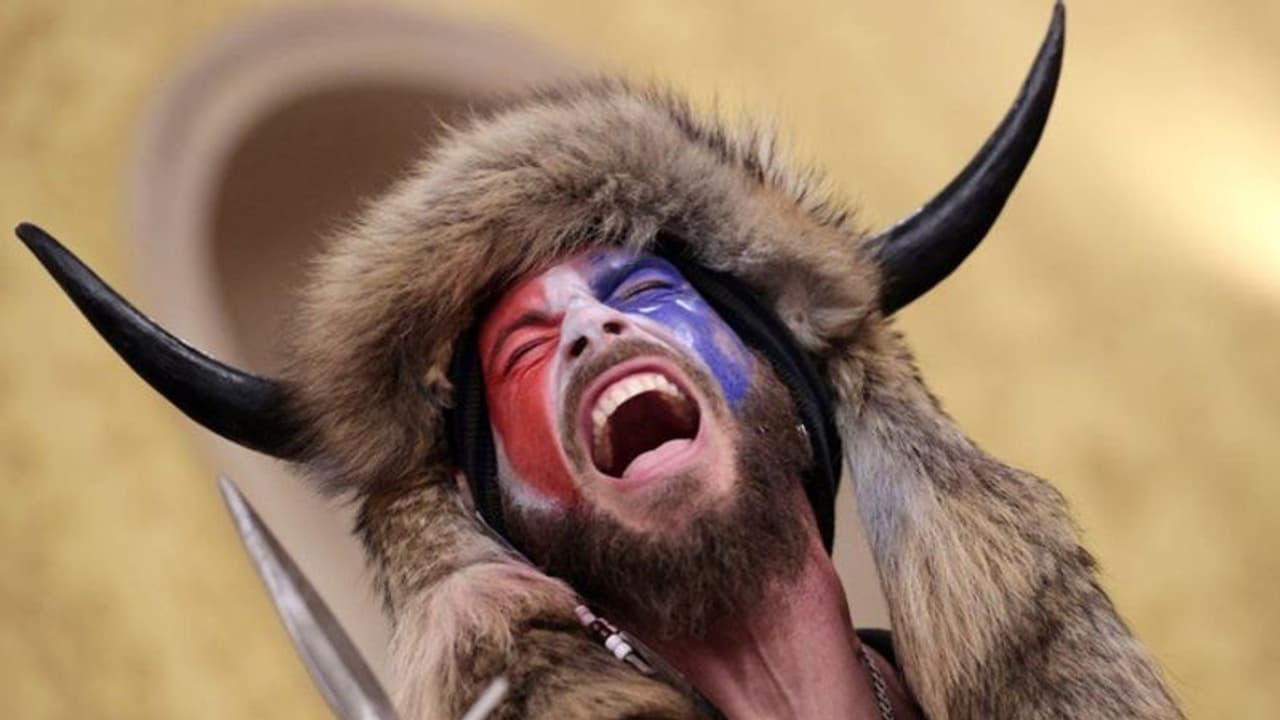 प्रेस गैलरी में मौजूद पत्रकार ने बताया, वॉशिगटन में कैसे शुरू हुई हिंसा ...