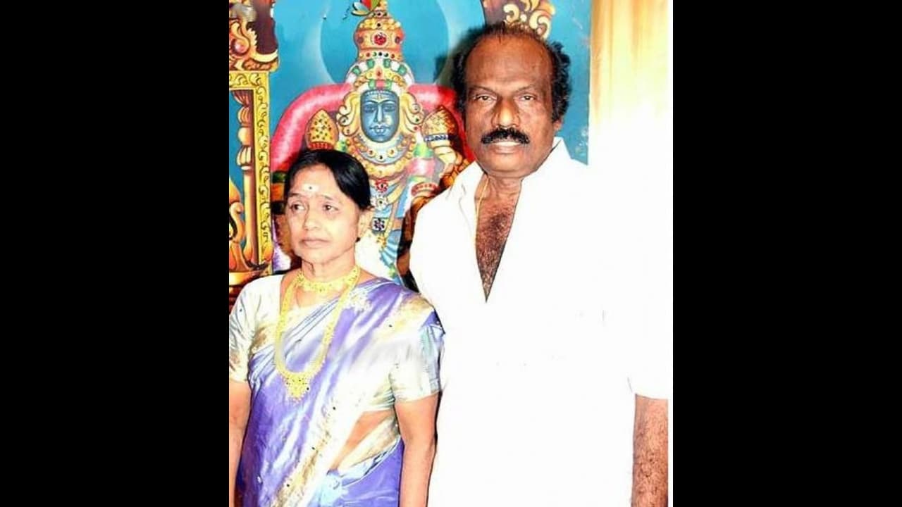 గౌండమణి భార్య శాంతి మృతి | Comedy Actor Goundamani Wife Shanthi Passes Away In Telugu Jms ...