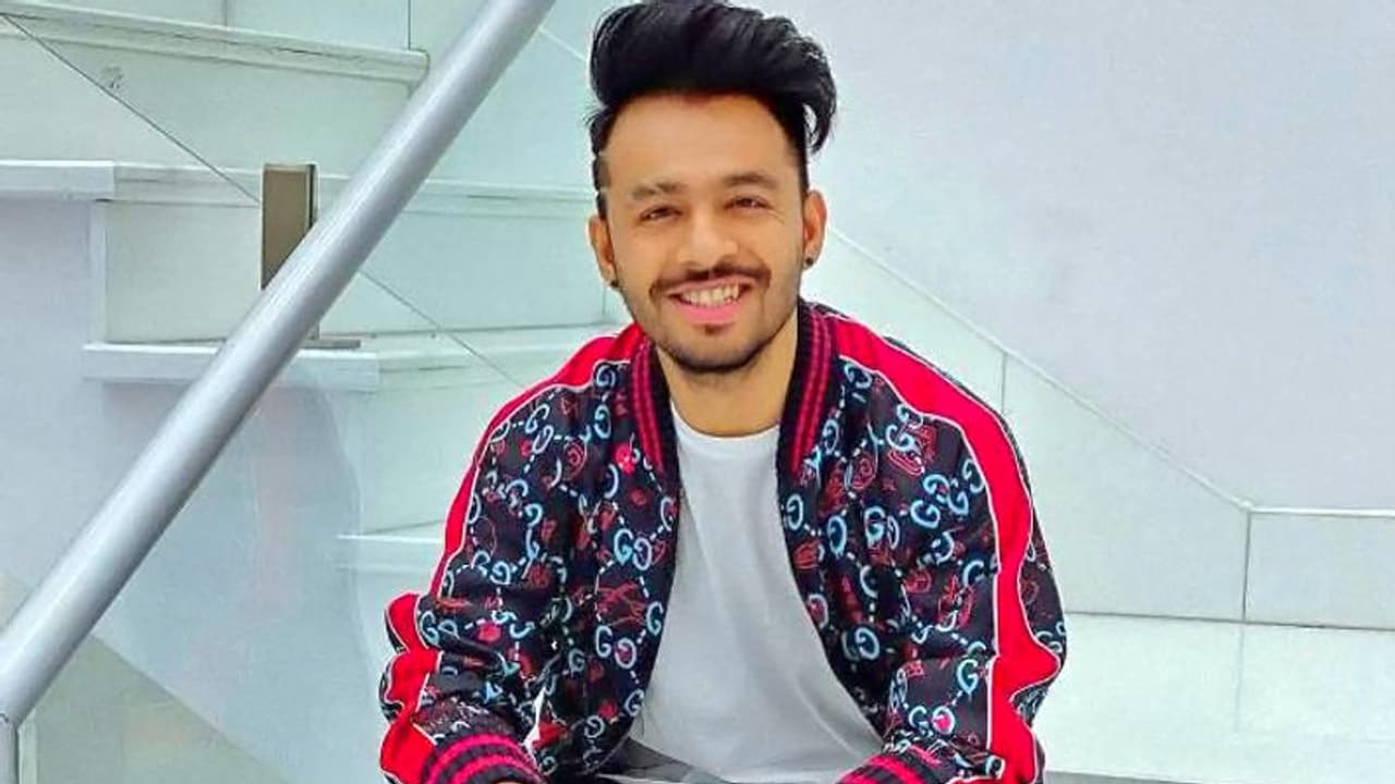 Tony Kakkar’s Biography | Birth | Family | Marriage | Debut | Popular ...