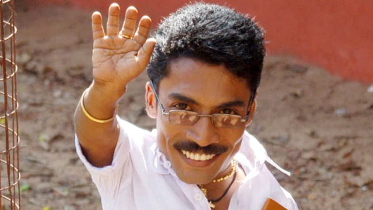 நடிகர் கின்னஸ் பக்ரூவிற்கு இவ்வளவு பெரிய மகளா? அசைப்புல ஹீரோயின் போலவே ...