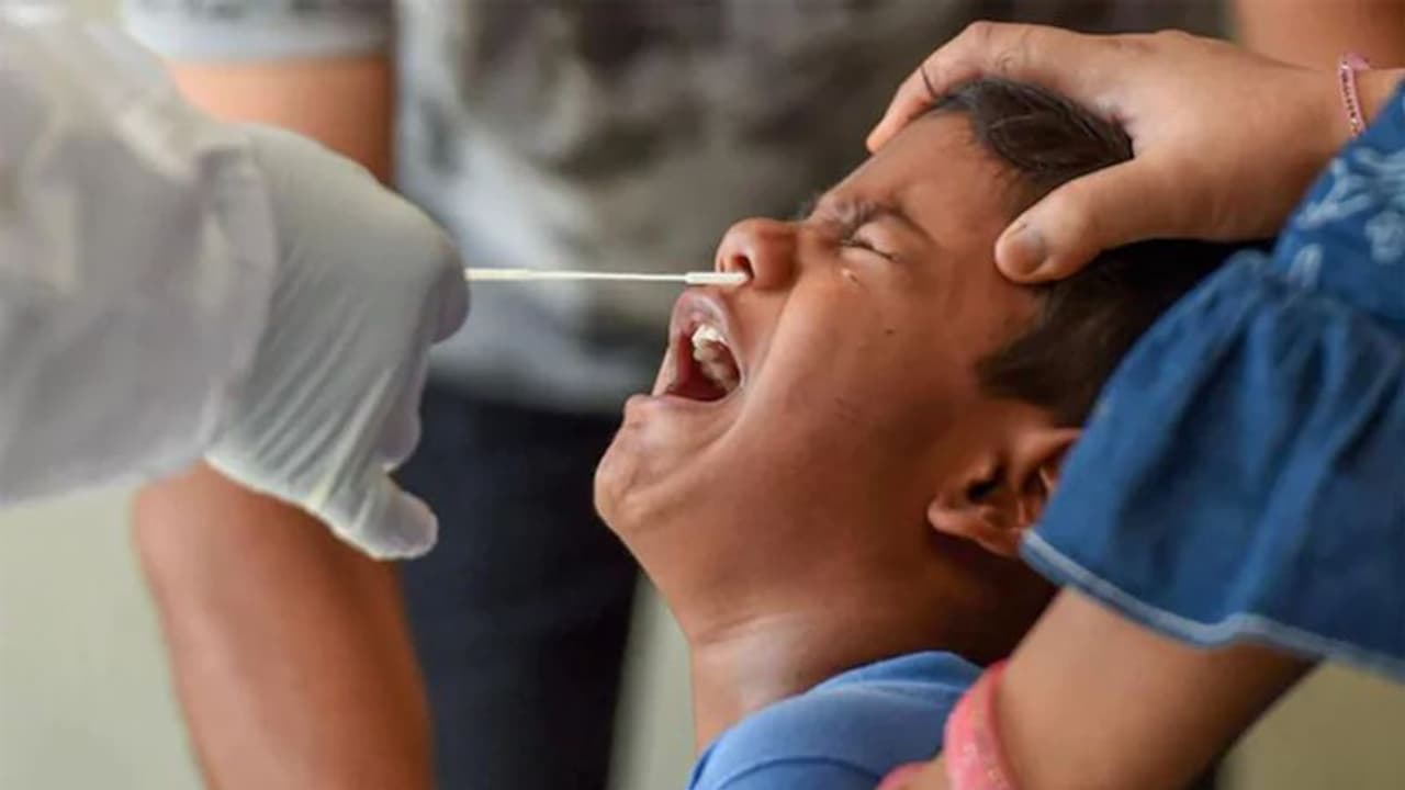 How to detect coronavirus in your kid's body and protect them? Know ...