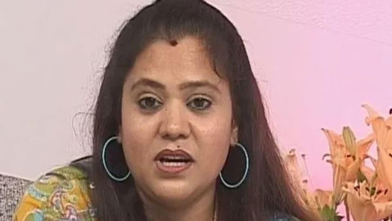 8 வருட காதல் கணவரின்... காரணம் தெரியாத தற்கொலை! சீரியல் நடிகையின் ...