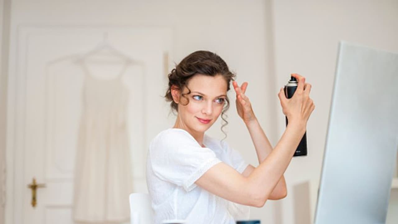 Harmful effects of using dry shampoo on your hair | Asianet Newsable