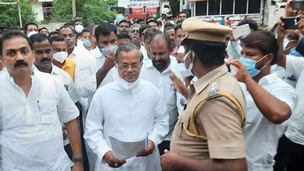 என்னா ஒரு ஆணவப்பேச்சு.. தலைமறைவாக இருந்த பாதிரியார் ஜார்ஜ் பொன்னையாவை ...