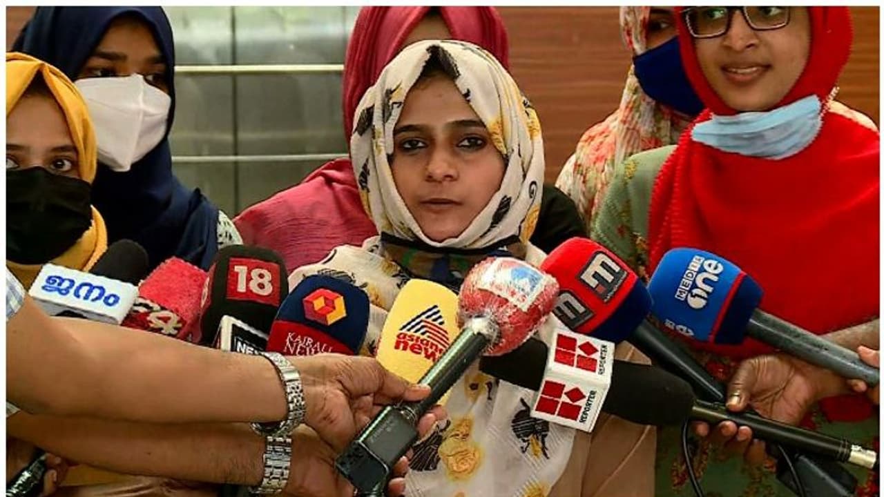 'വിവാദങ്ങളോട് പ്രതികരിക്കാനില്ല'; ലീഗ് നിര്‍ദ്ദേശങ്ങള്‍ അനുസരിച്ച് ...