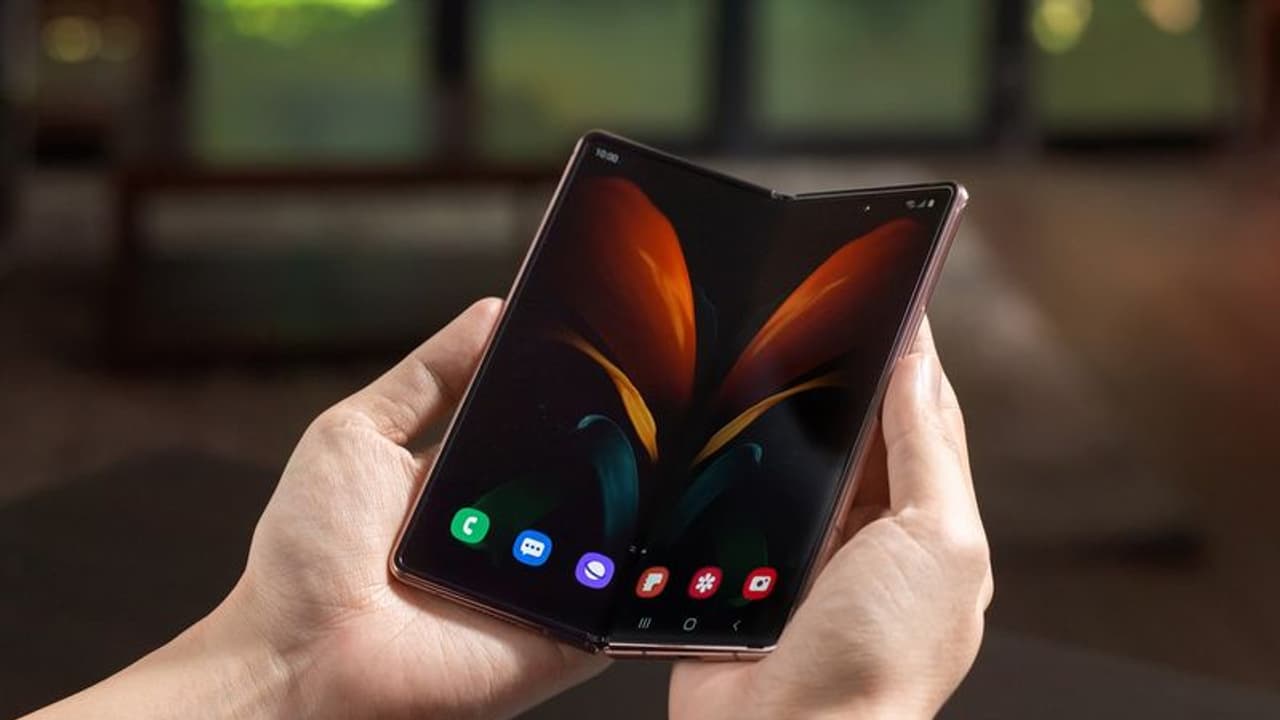 How to keep YOUR foldable smartphone safe and extend its life span ...