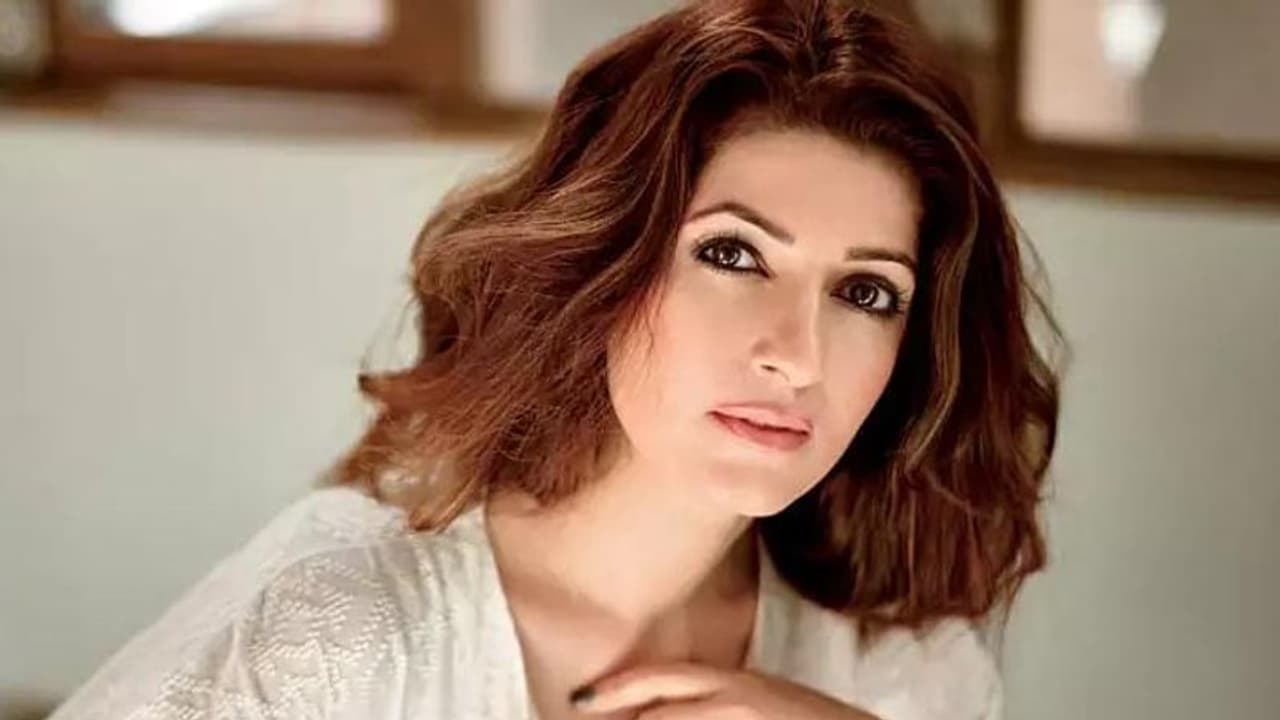 Twinkle Khanna’s Biography | Birth | Education | Family | Marriage ...