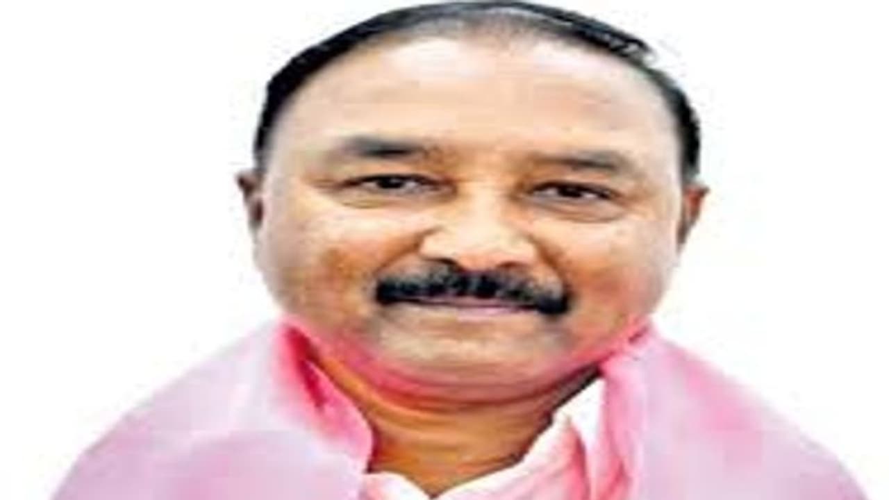 శాసనమండలి డిప్యూటీ చైర్మన్ పదవికి నామినేషన్ దాఖలు చేసిన బండ ప్రకాష్ ...