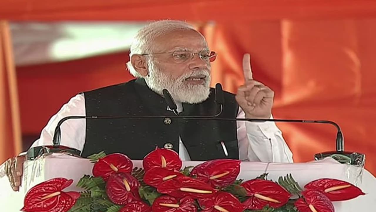 PM Modi in UP: महोबा से मोदी ने साधा बुंदेलखंड, पानी, पलायन और रोजगार ...