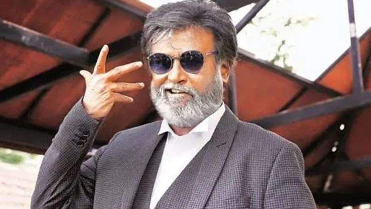 ஹீரோயின் காலை பிடிக்க முடியாது..தடாலடி காட்டிய ரஜினிகாந்த்...எந்த ...