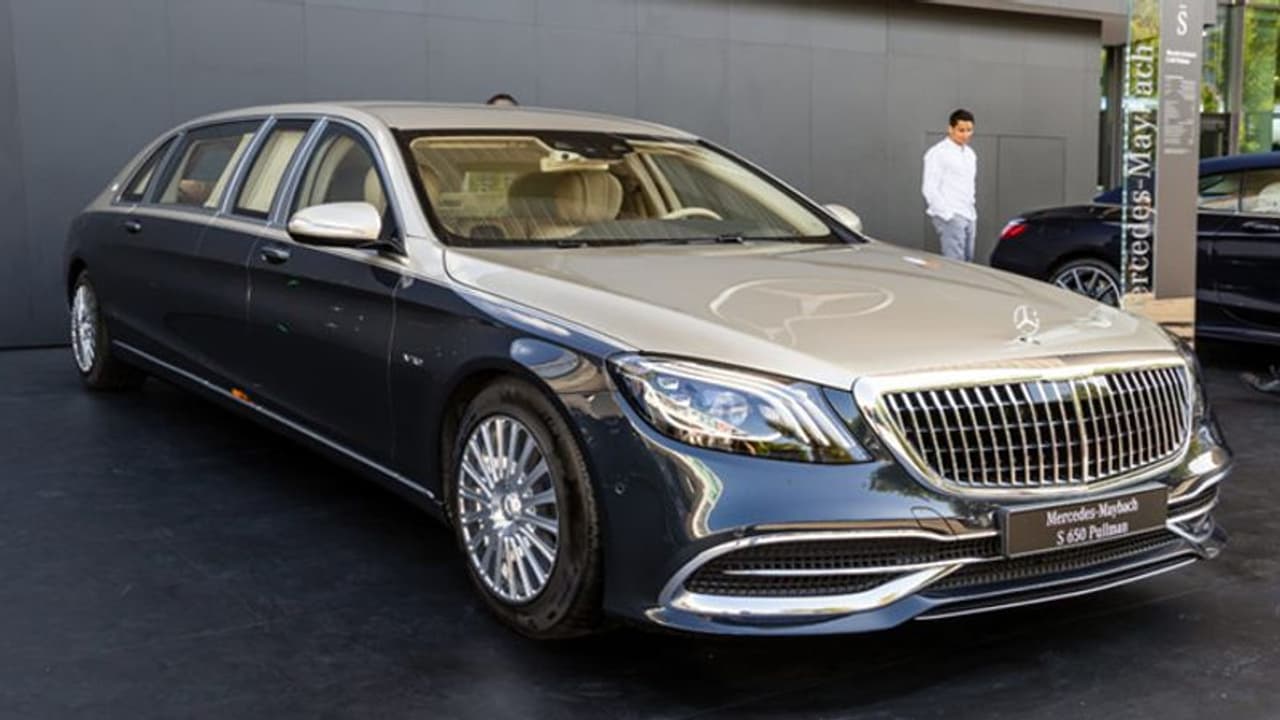 PM Narendra Modi की Mercedes-Maybach S650 के आगे James Bond 007 की कार ...