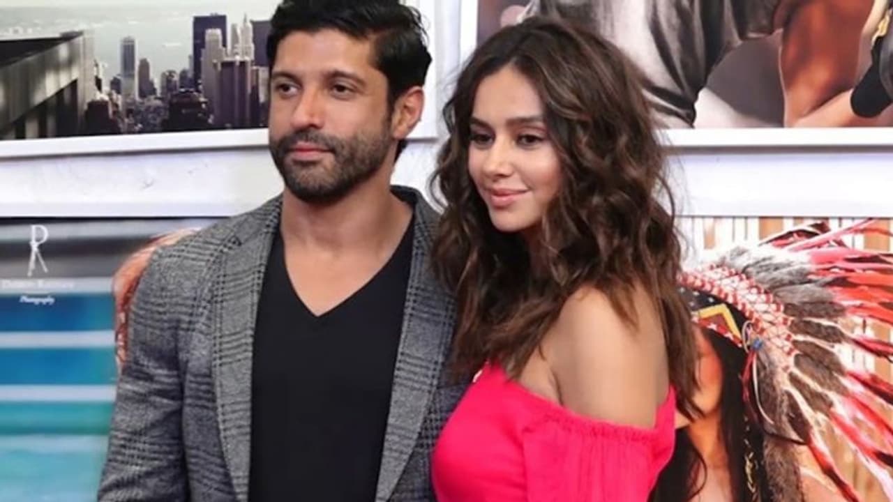 Farhan Akhtar wishes wife Shibani Dandekar on her birthday; shares endearing post | Asianet Newsable