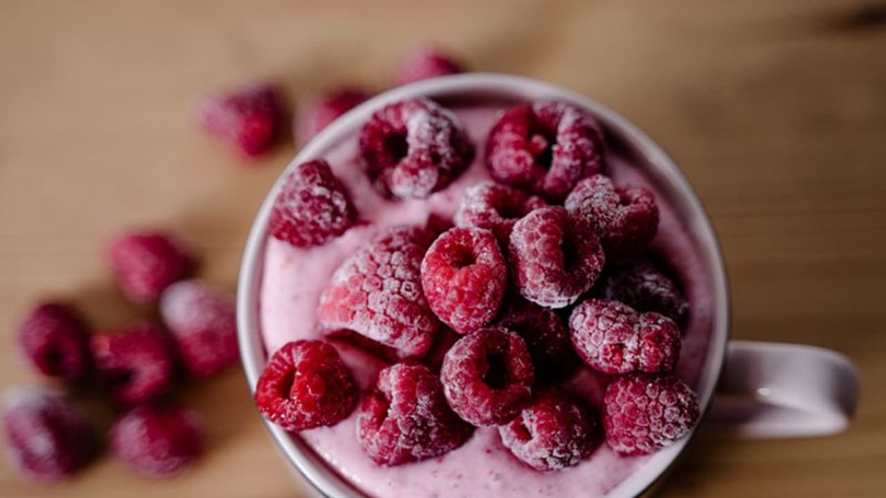 என்னது இந்த பழத்தில் இவ்வளவு நன்மைகள் நிறைந்து இருக்கா?என்னன்னு ...