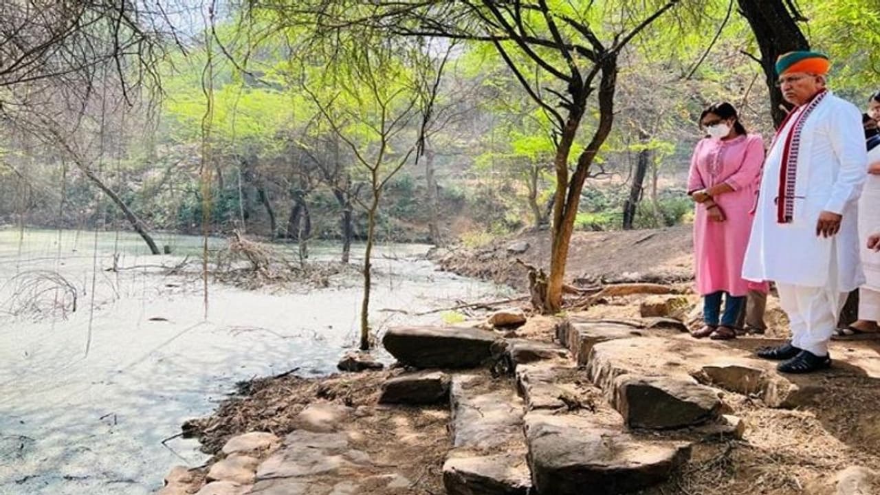 केन्द्रीय मंत्री अर्जुन राम मेघवाल ने किया अनंग ताल का निरीक्षण, कहा ...