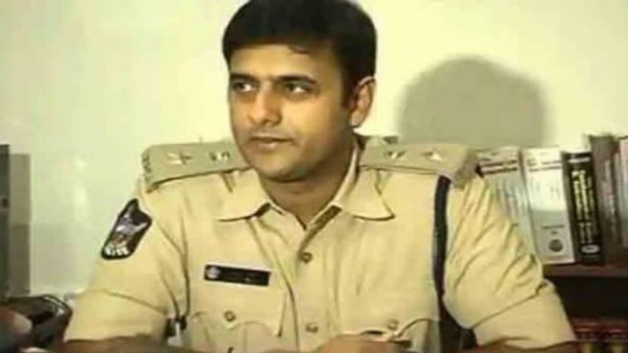 యువతిపై ఆటోడ్రైవర్ అత్యాచారయత్నం ఘటనలో ట్విస్ట్... విజయవాడ కమీషనర్ ...