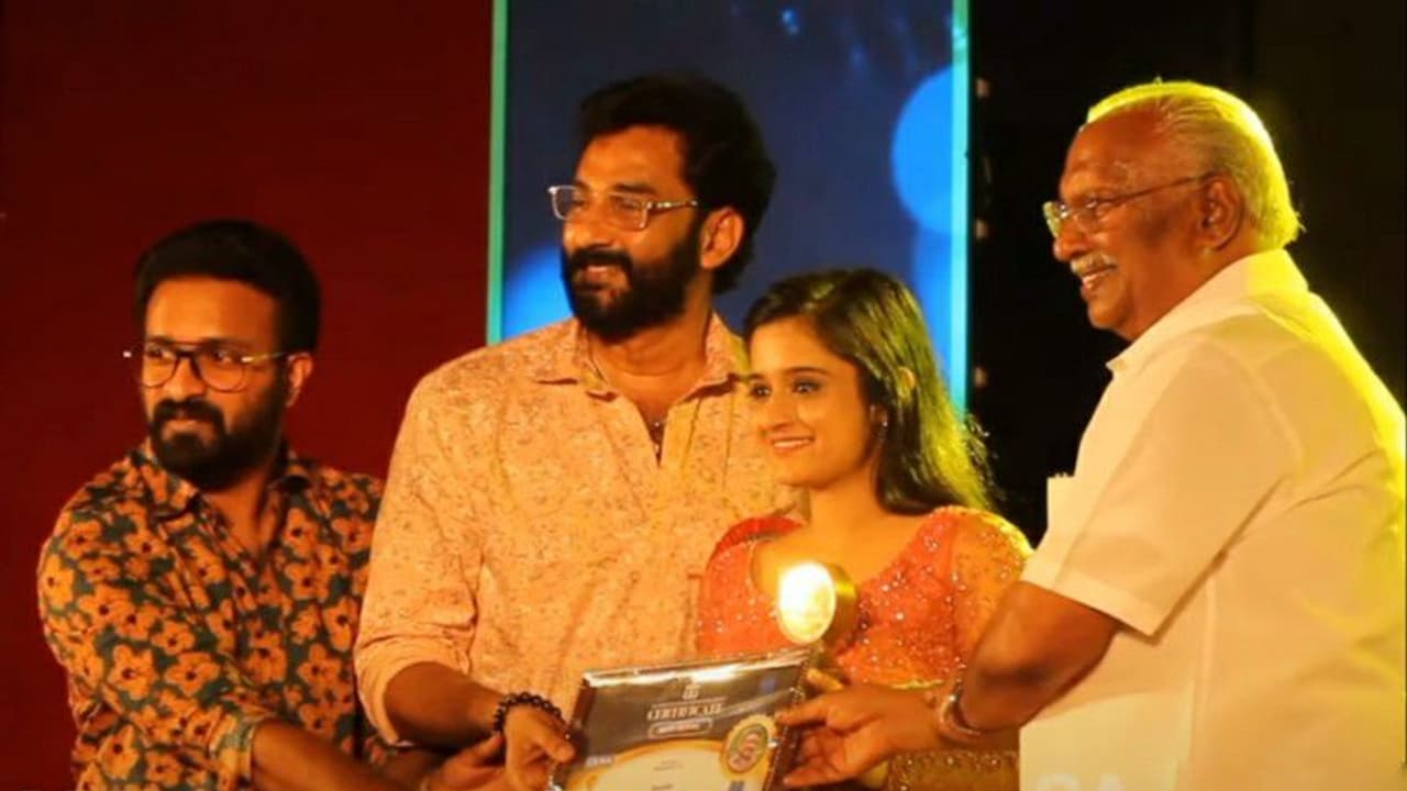 Sivanjali AIMA : ശിവാഞ്ജലി മികച്ച ജോഡി മികച്ച പരമ്പര സാന്ത്വനം : ഐമ ...