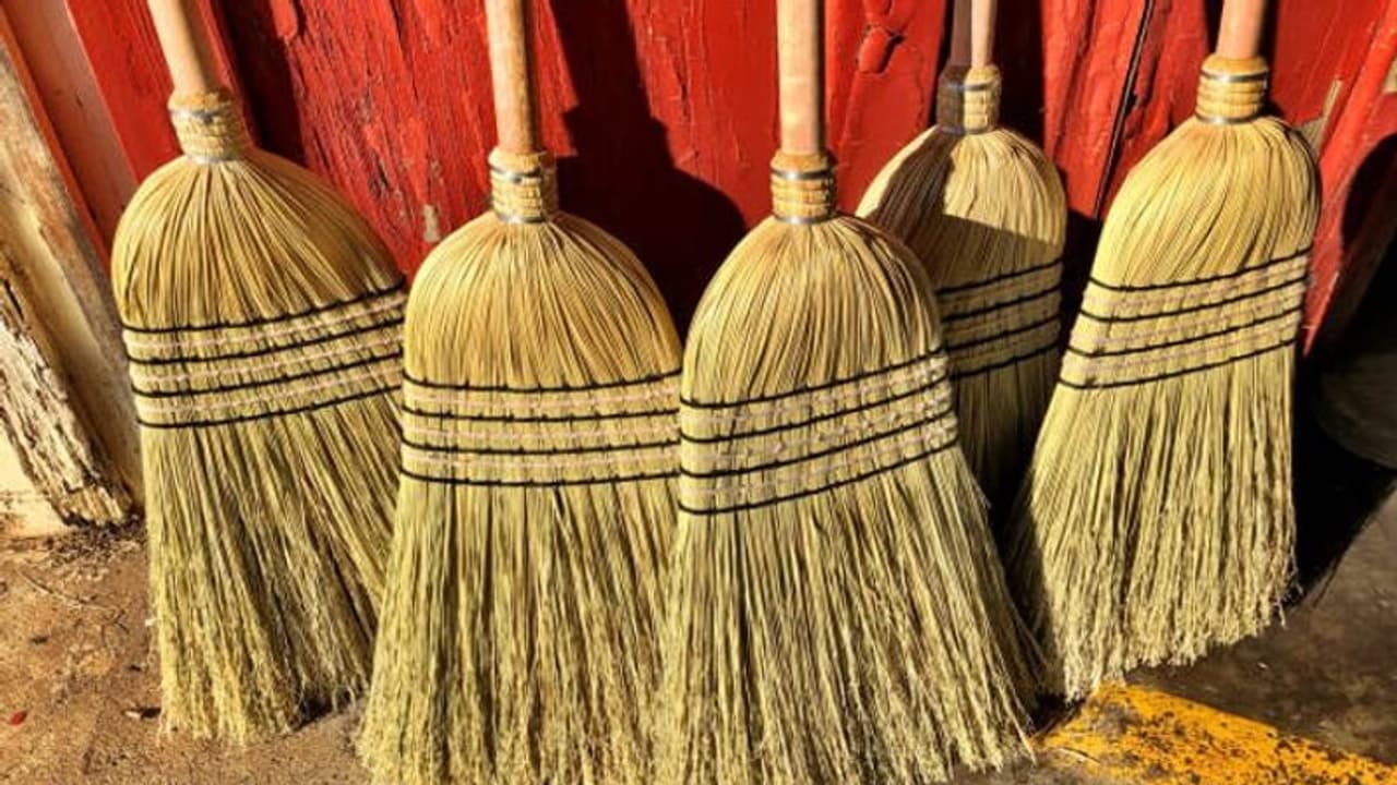 Can We Keep Broom in Kitchen As Per Vastu: Essential Dos & Don'ts ...