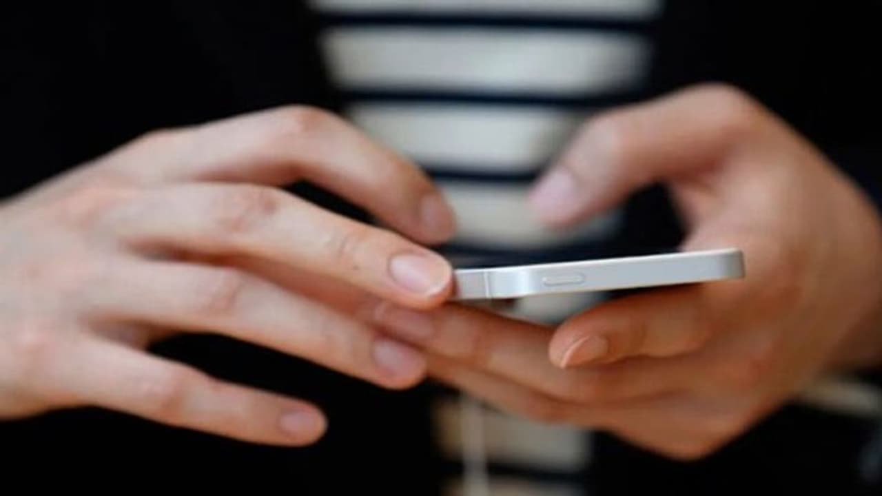 பெண் விரித்த வலையில் சிக்கிய விமானப்படை அதிகாரி! மோசடி செய்த இருவர் ...