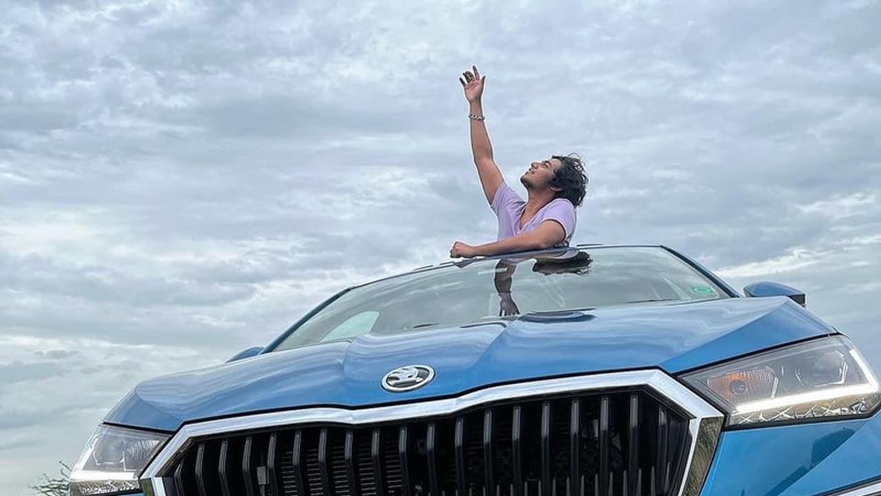 மைனா நந்தினியை தொடர்ந்து... புதிய கார் வாங்கிய ஆஜித்! அட இத்தனை லட்சமா ...