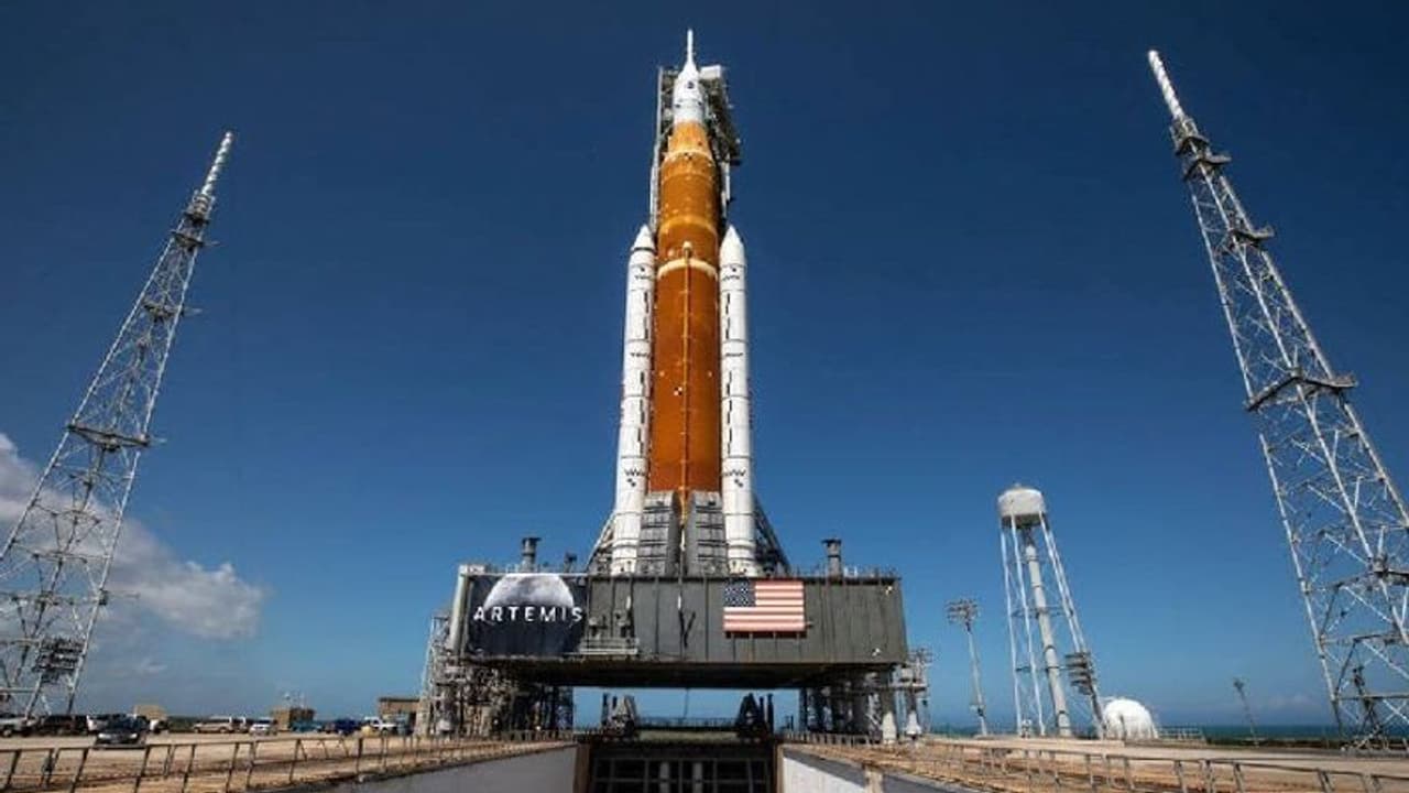 Hurricane Ian forces NASA's Artemis I moon mission to November ...