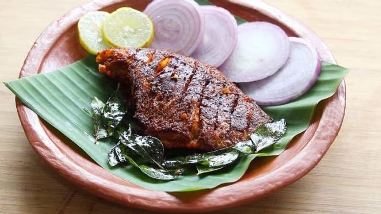 കരിമീൻ പൊള്ളിച്ചതിന് 550, വറുത്തതിന് 450, തിലോപ്പിയയ്ക്ക് 300, ആലപ്പുഴ ...