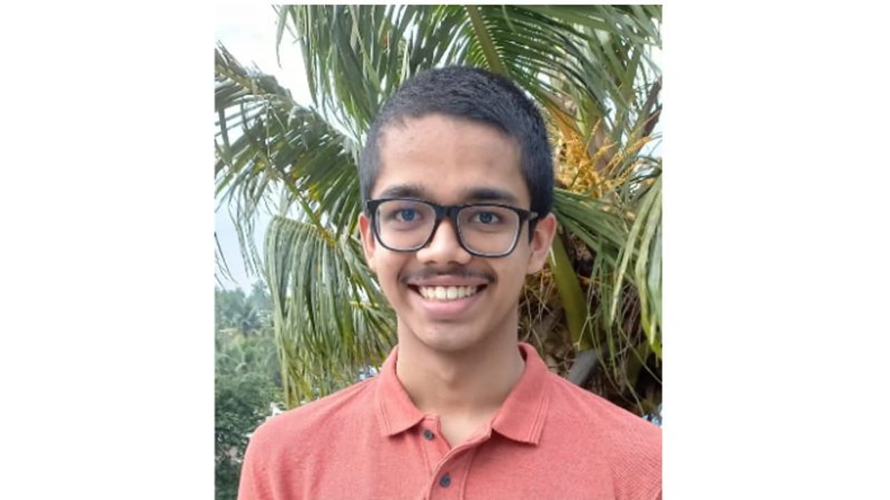 റാങ്ക് ഉറപ്പിച്ചത് ചിട്ടയായ പഠനം; മോക് ടെസ്റ്റുകൾ പരിശീലിച്ചു ...