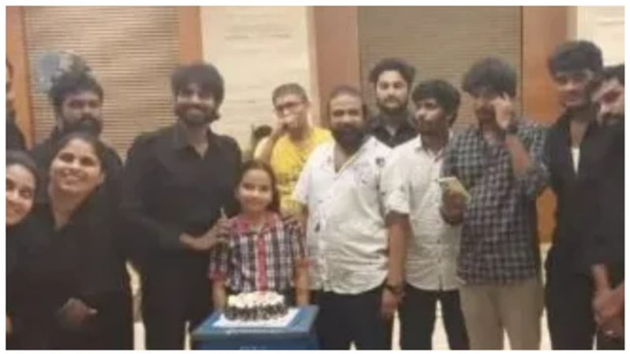 கண்ணம்மாவை கொலைசெய்ய துணிந்த தீவிரவாதி..கேக் வெட்டி கொண்டாடிய சீரியல் ...