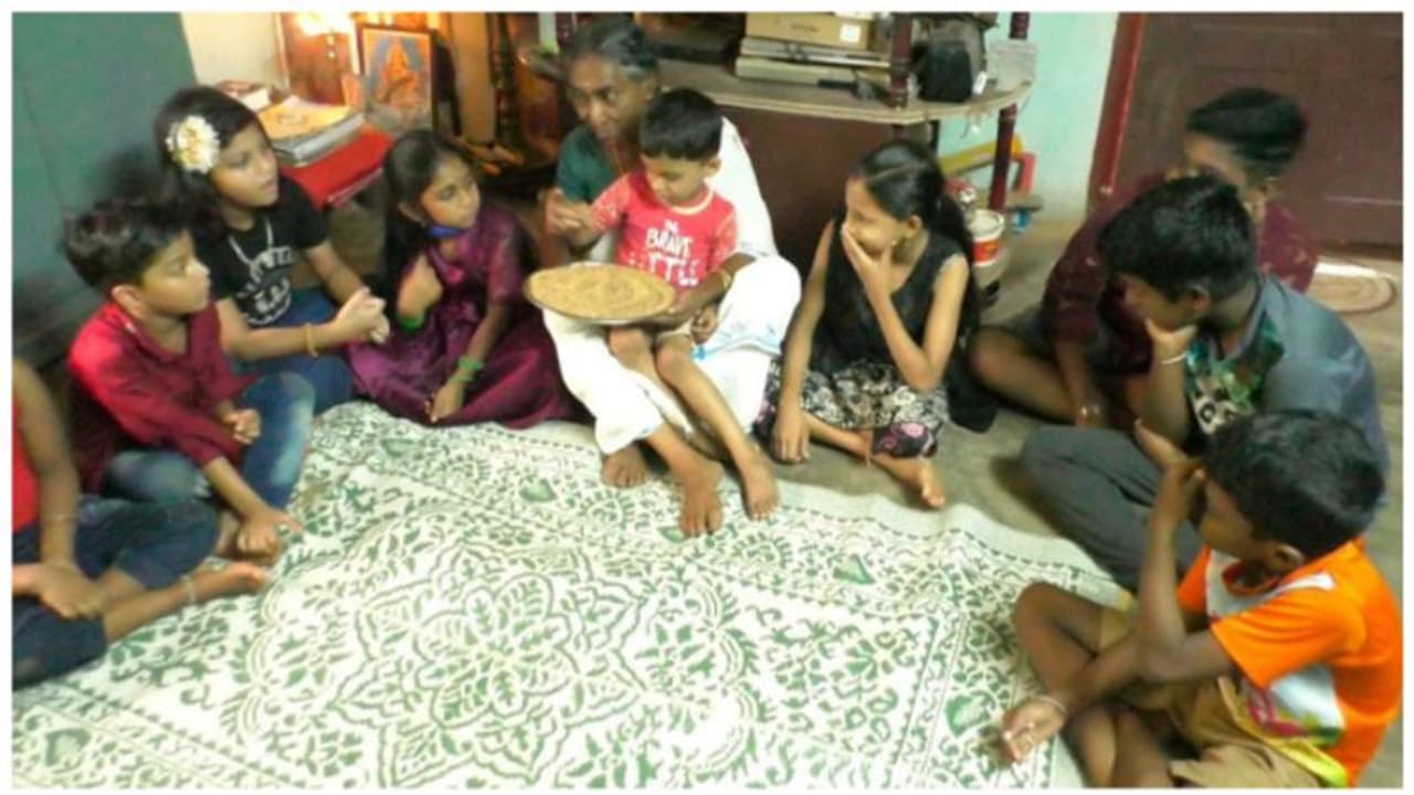 നാലര പതിറ്റാണ്ടിലേറെയായി കുരുന്നുകൾക്ക് അക്ഷരമധുരം പകർന്ന് മാന്നാറിന്റെ ...