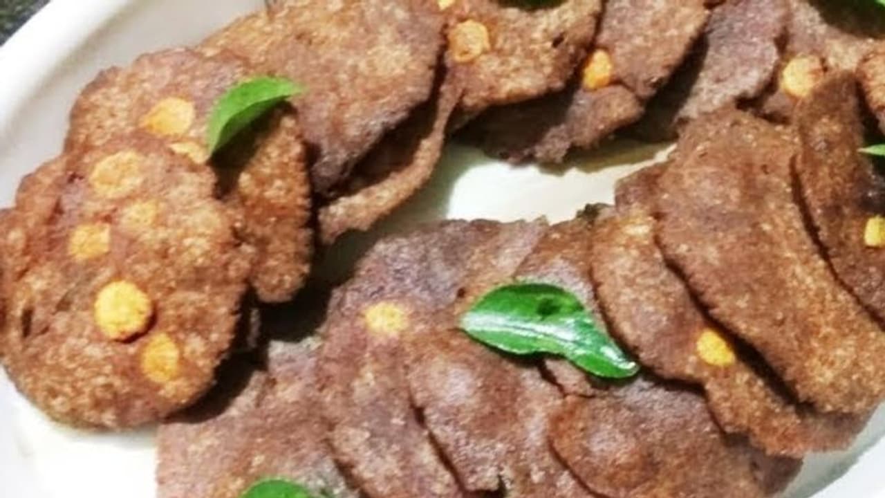 அனைவருக்கும் ஏற்ற ஆரோக்கிய ஸ்னாக்ஸ் "கேழ்வரகு தட்டை" | How To Make ...
