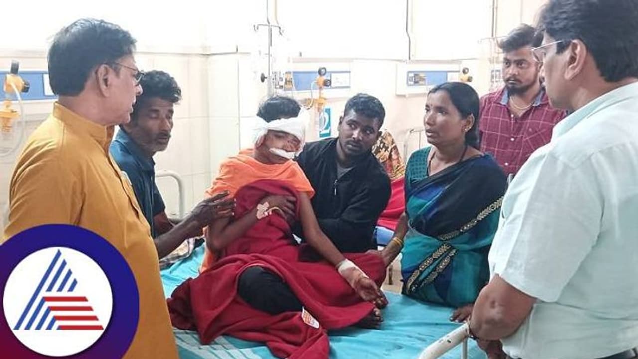 ಟ್ರ್ಯಾಕ್ಟರ್‌ ಪಲ್ಟಿ: ಗಾಯಗೊಂಡ ವಿದ್ಯಾರ್ಥಿಗಳಿಗೆ ಬಿಜೆಪಿ ಎಂಎಲ್‌ಸಿ ಸಂಕನೂರು ...