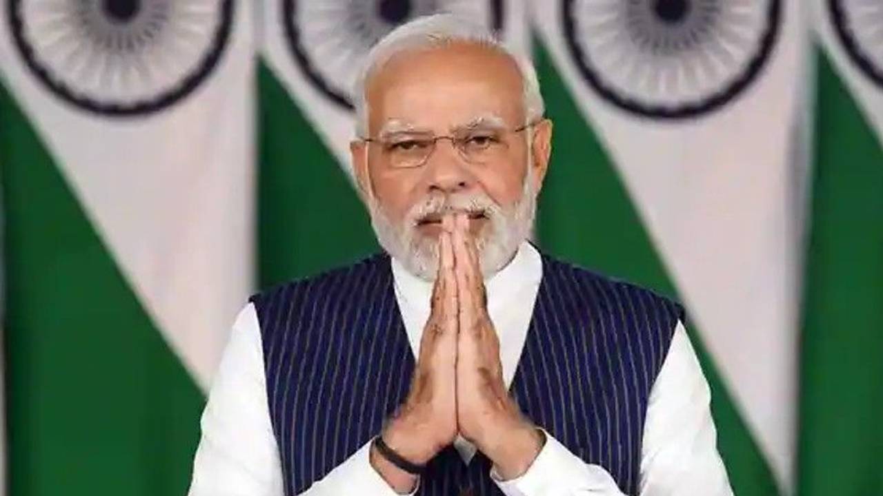 பிரதமர் மோடிக்கு நன்றி கூறும் ராணுவ வீரராக நடித்த பாலிவுட் நடிகர்கள் ...